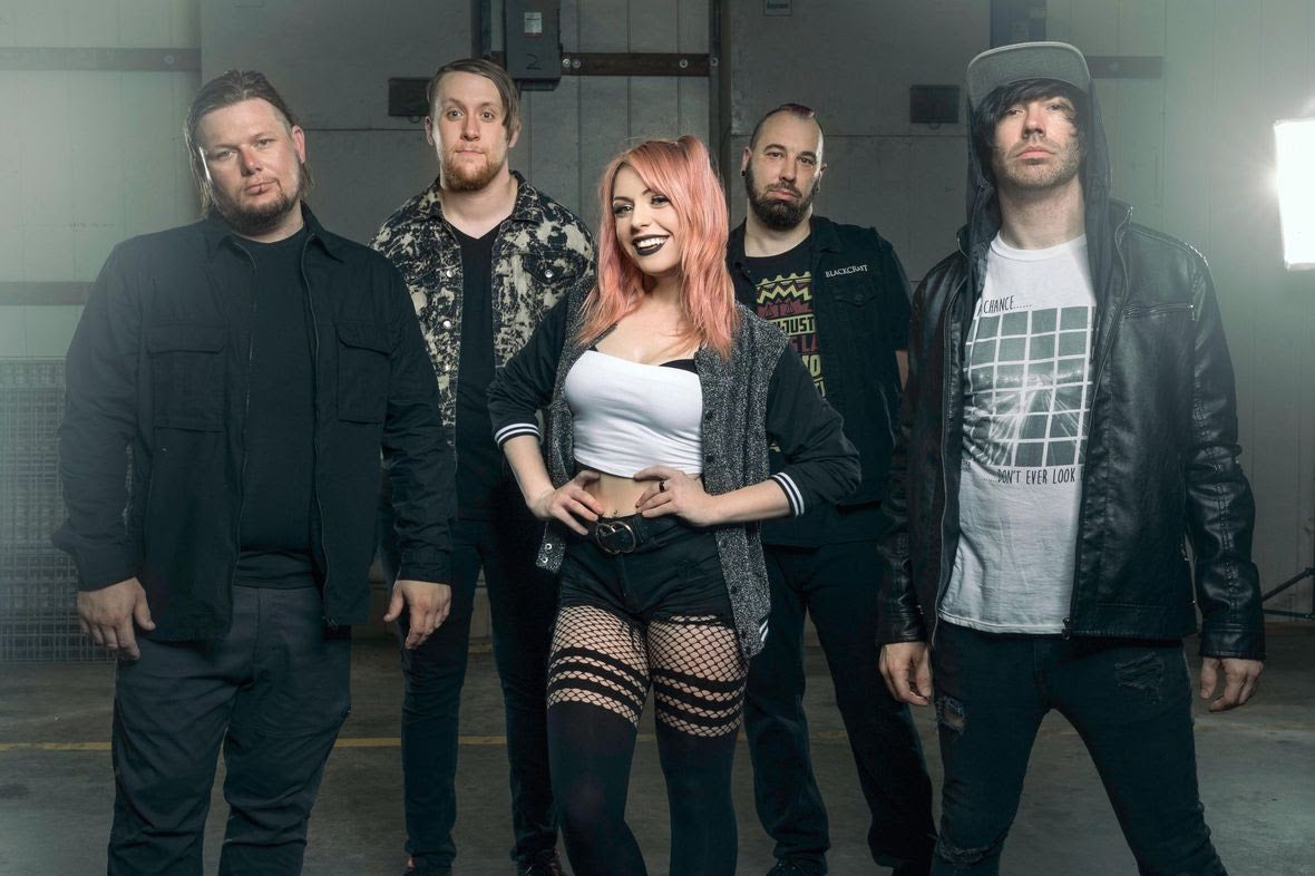 A Light Divided Cut Through the 'Radio Silence' – Squatch In The Pit